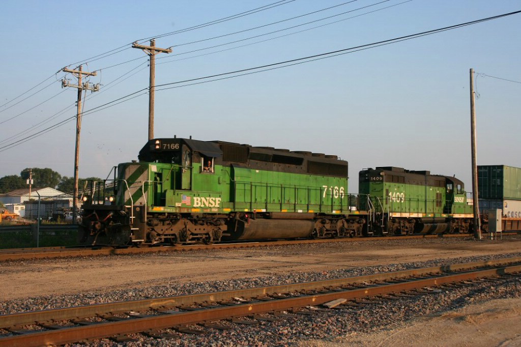 BNSF 7166